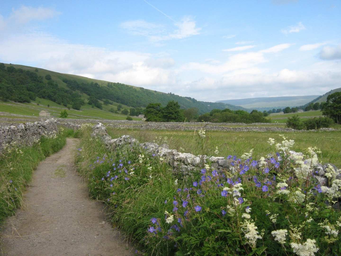 Dales Way 3-4 Day Short Break — Contours Walking Holidays