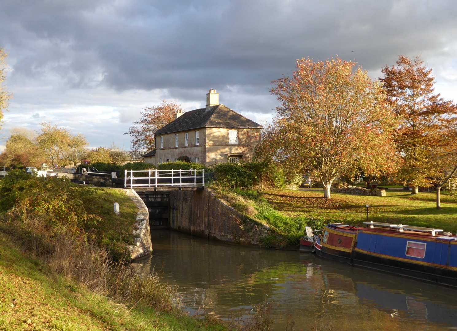 Kennet and Avon Canal Walk — Contours Walking Holidays