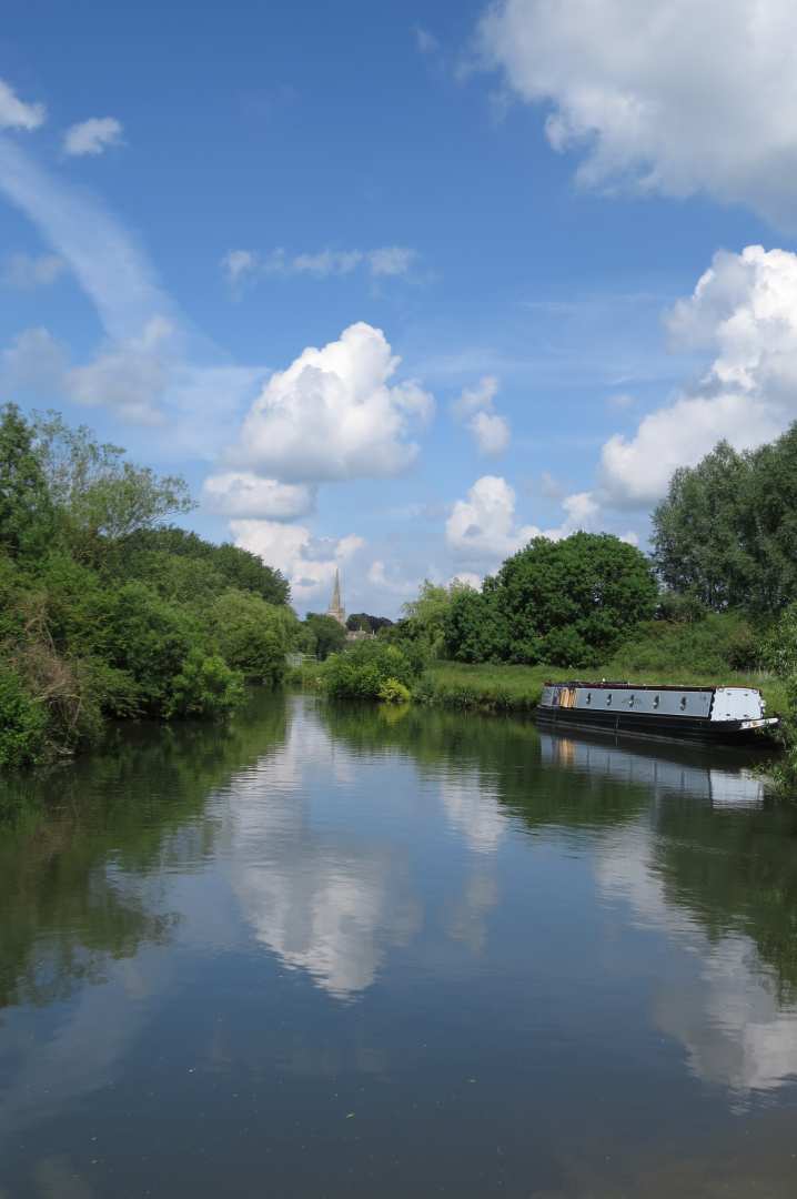 Thames Path — Contours Walking Holidays